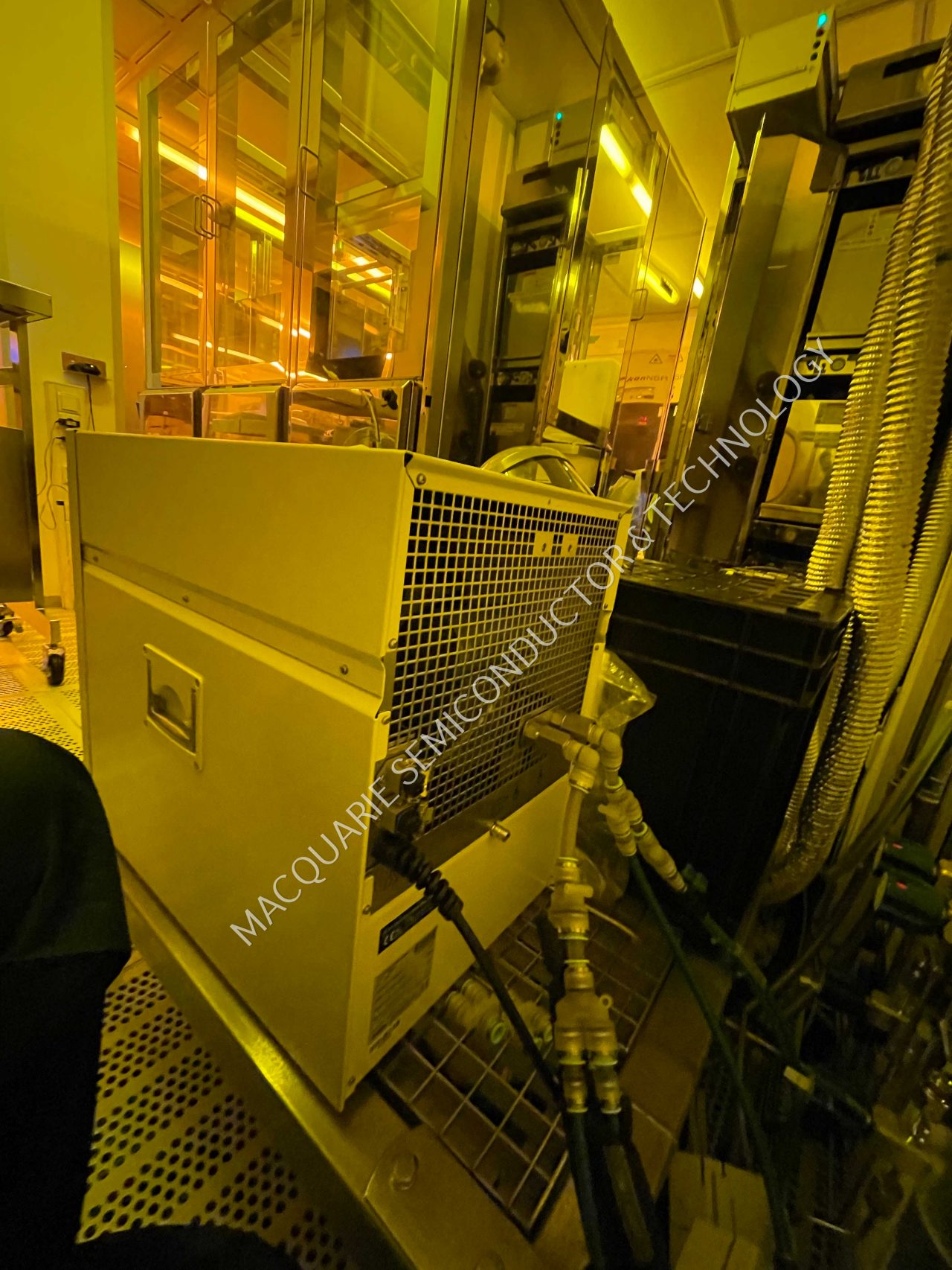 Resist Processing Equipment | Linear Wafer Tracks (Resist Coater ...