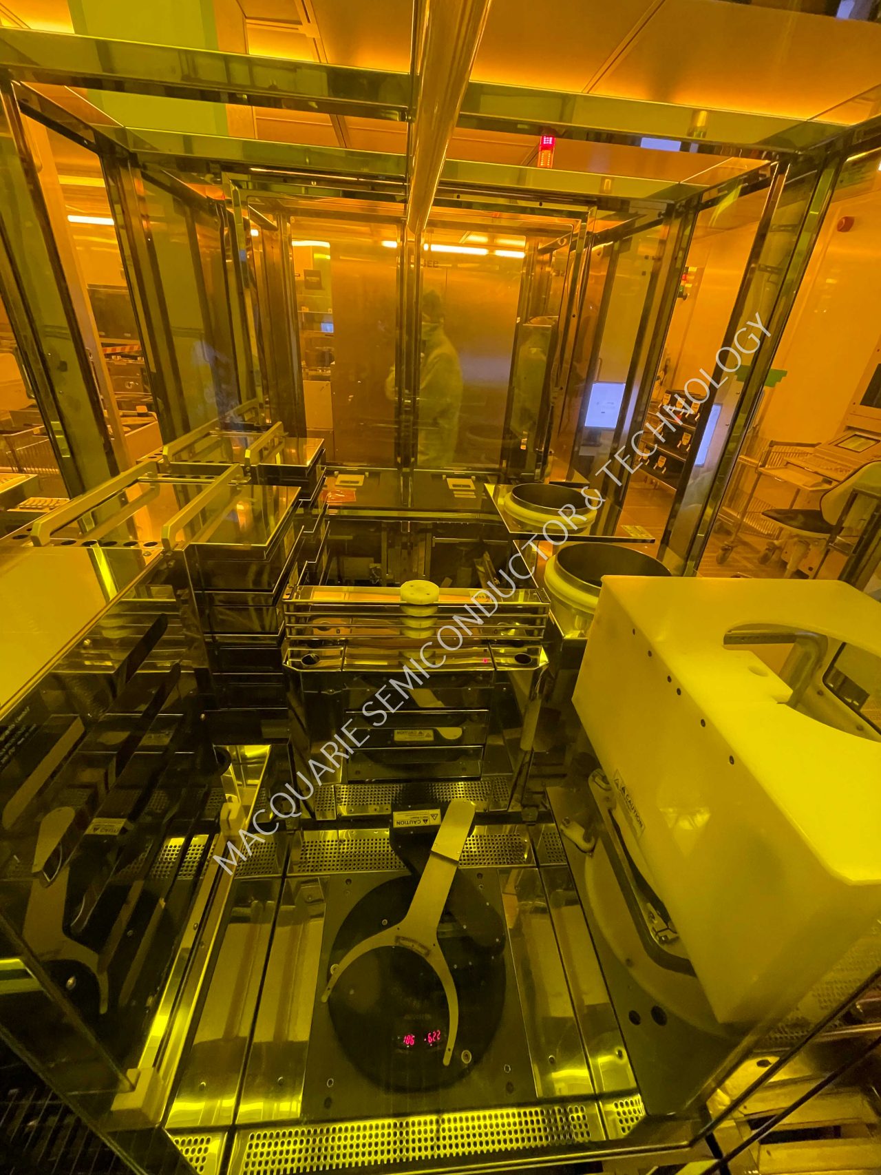 Resist Processing Equipment | Linear Wafer Tracks (Resist Coater ...