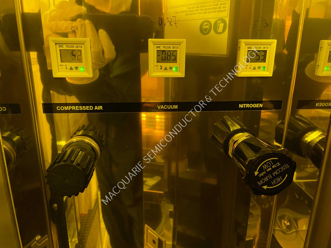 Resist Processing Equipment | Linear Wafer Tracks (Resist Coater ...