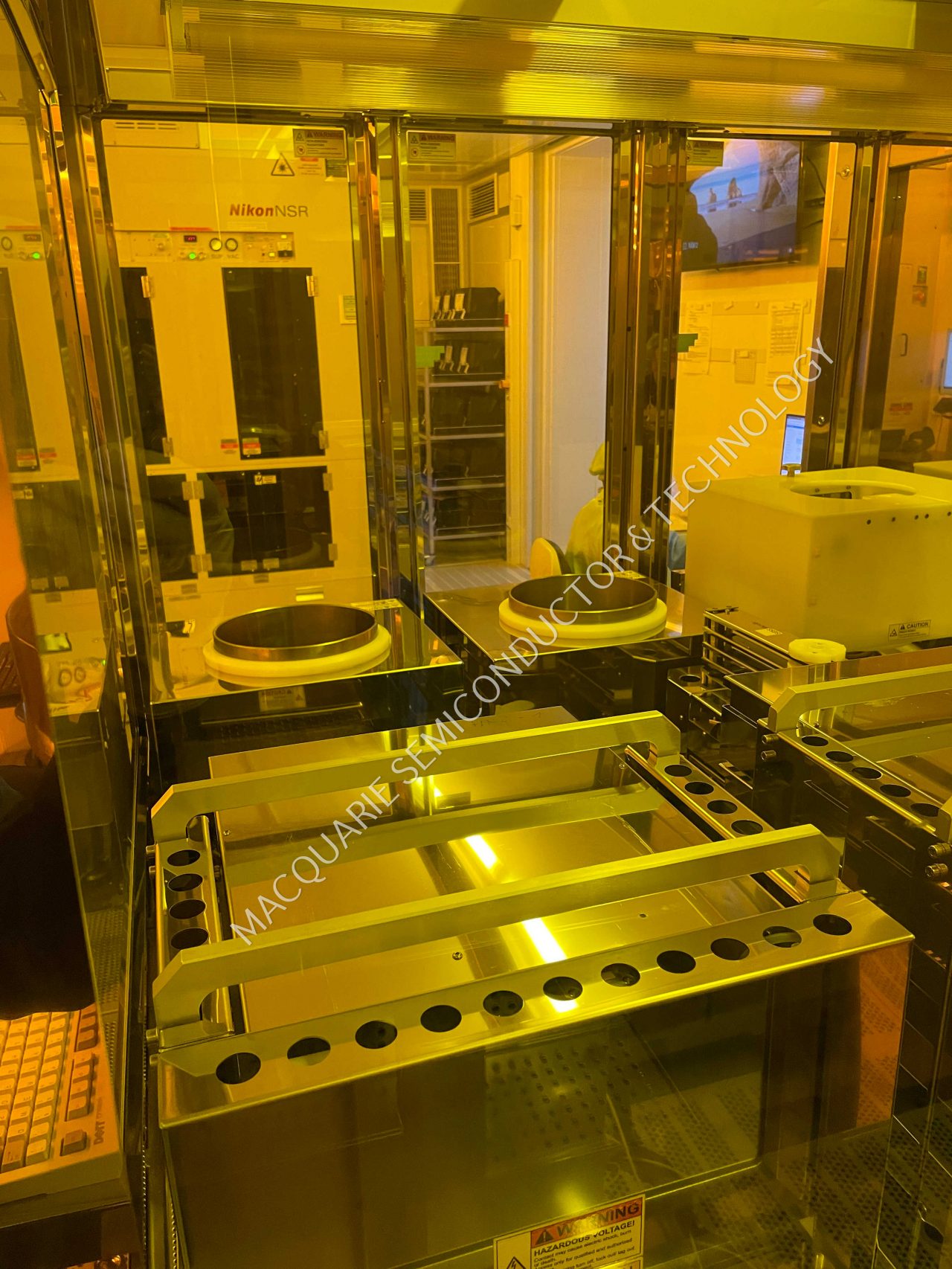 Resist Processing Equipment | Linear Wafer Tracks (Resist Coater ...